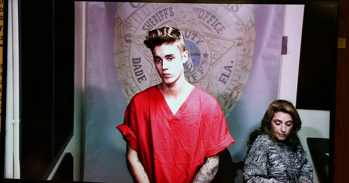 Justin Bieber Jail Video Shows Sobriety Test Cbs News