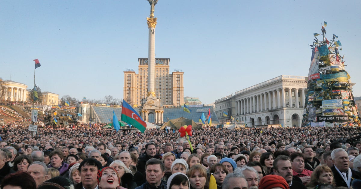Putin defends separatist drive in Crimea - CBS News