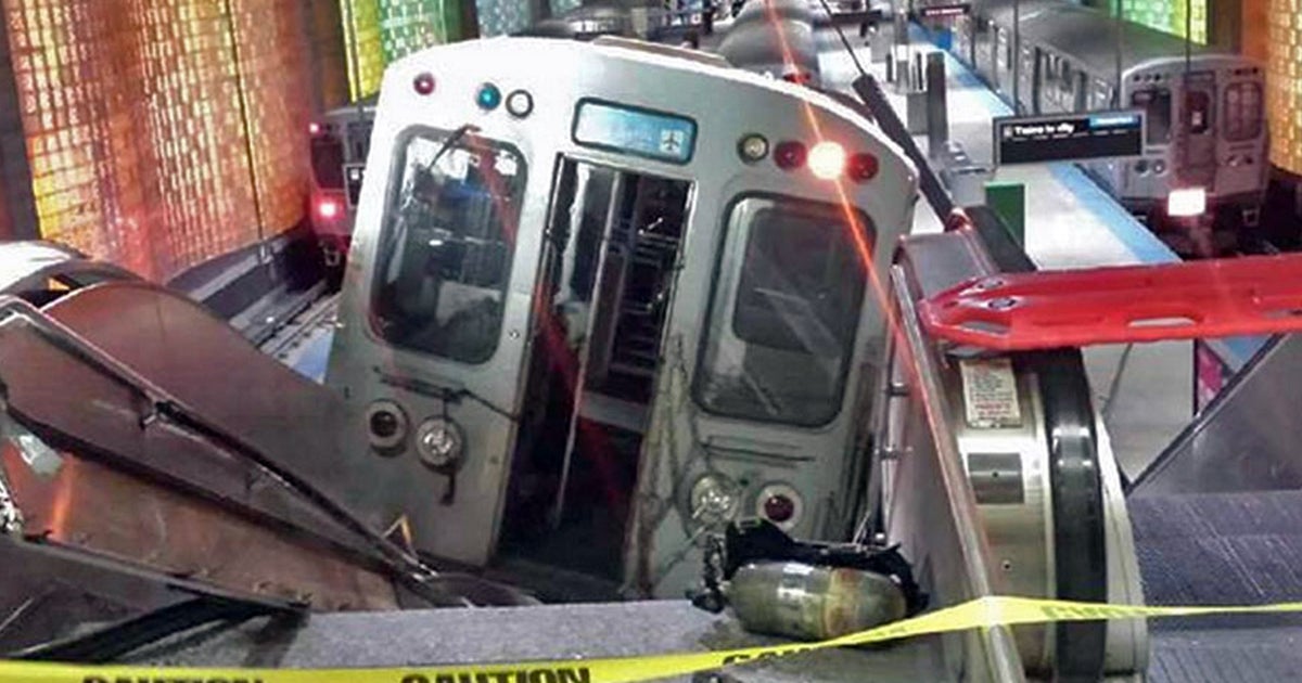 Chicago O'Hare airport train derails; dozens injured - CBS News