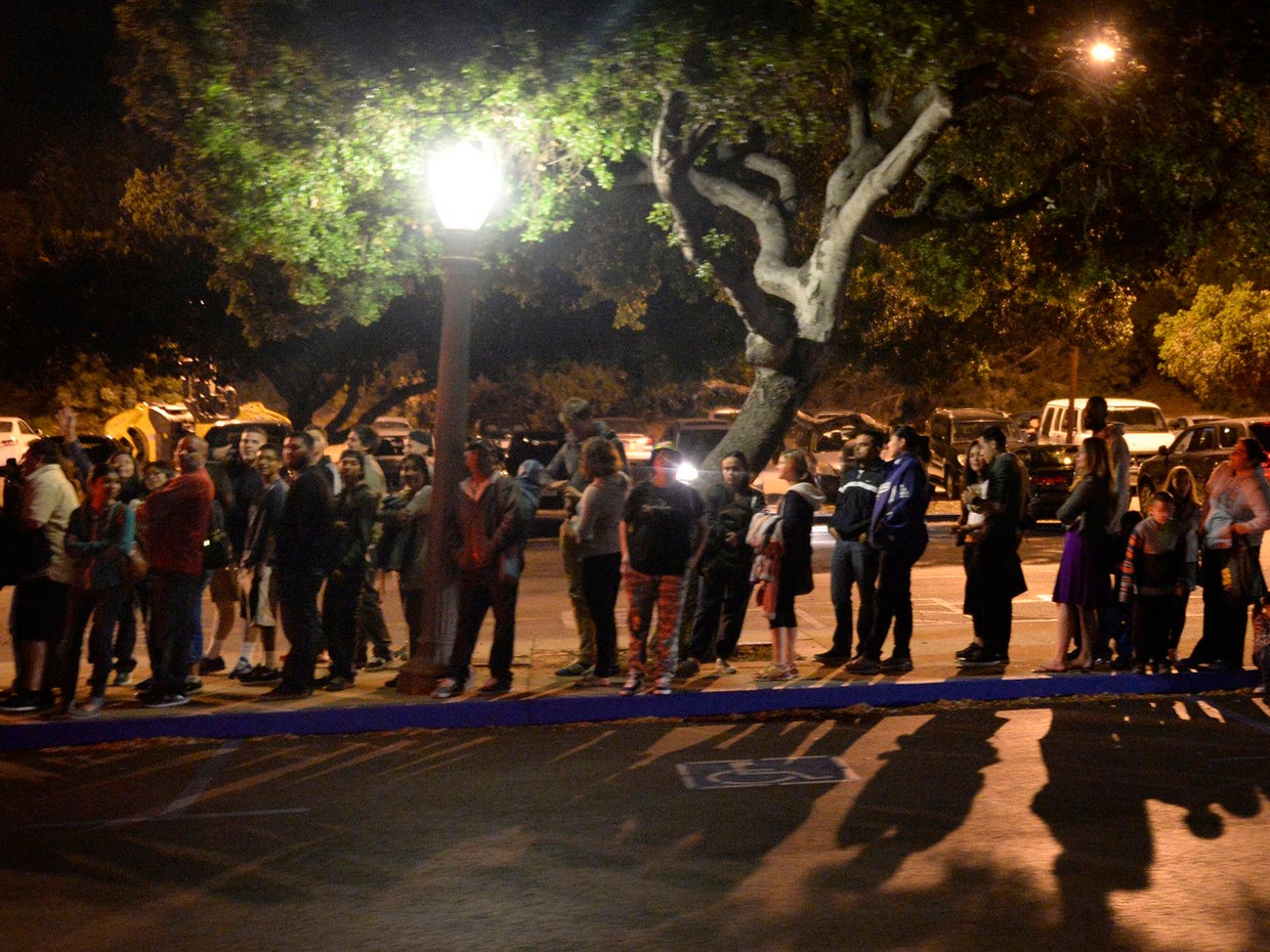 Total lunar eclipse delivers promised "Blood Moon" - CBS News