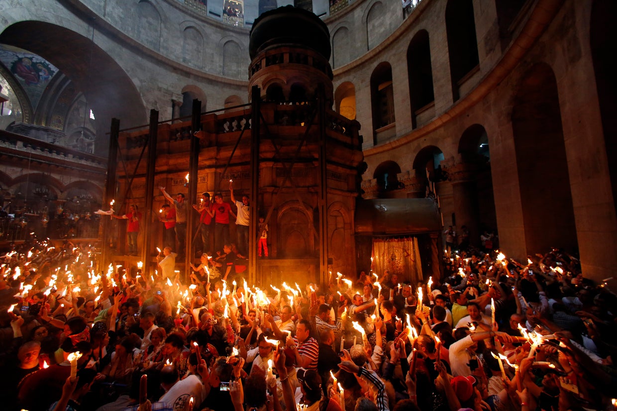 Thousands attend holy fire ceremony