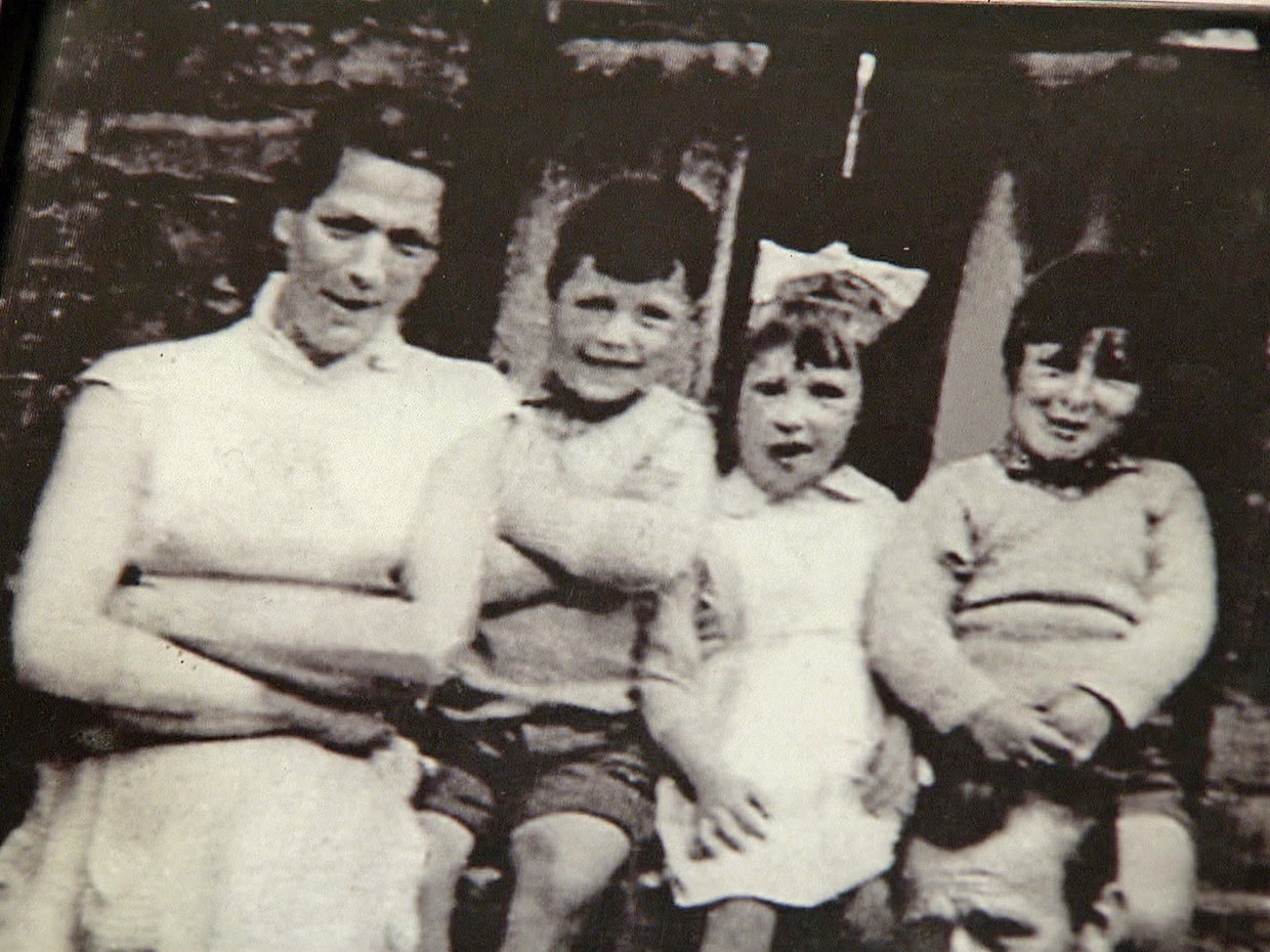 Gerry Adams, Sinn Fein leader linked by ex-IRA members to Jean ...