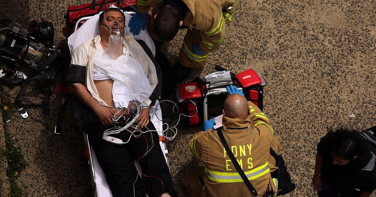 New York City subway derails, injuring 4 seriously - CBS News