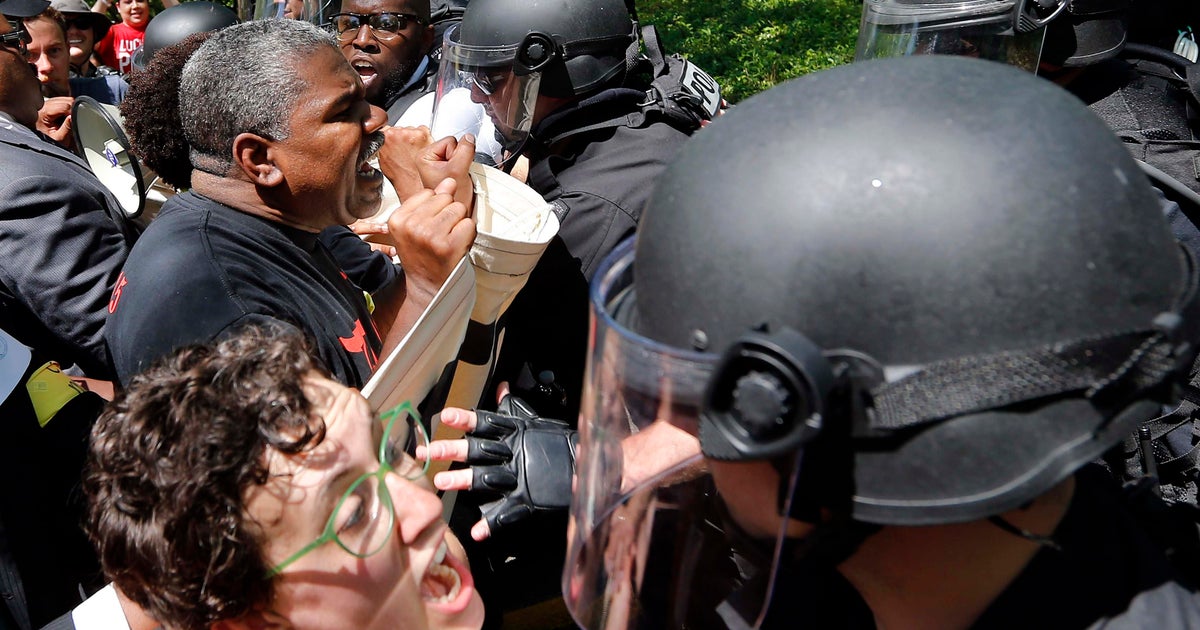 Protesters turn up the heat on McDonald's - CBS News