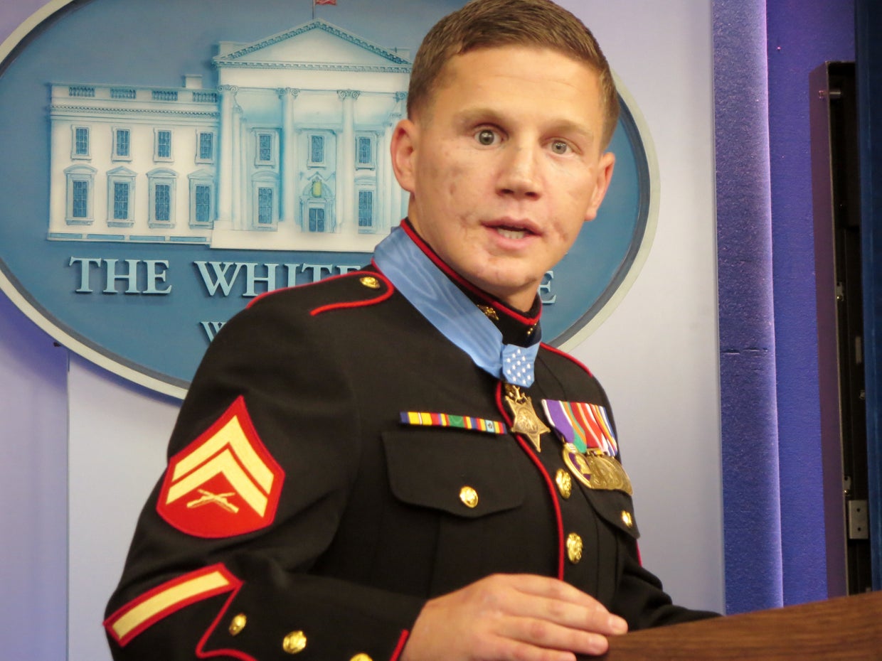 Obama awards Medal of Honor to Marine Kyle Carpenter - CBS News