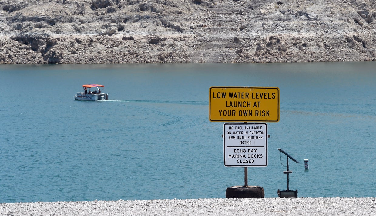 "The shrinking lake" - Lake Mead at historic lows