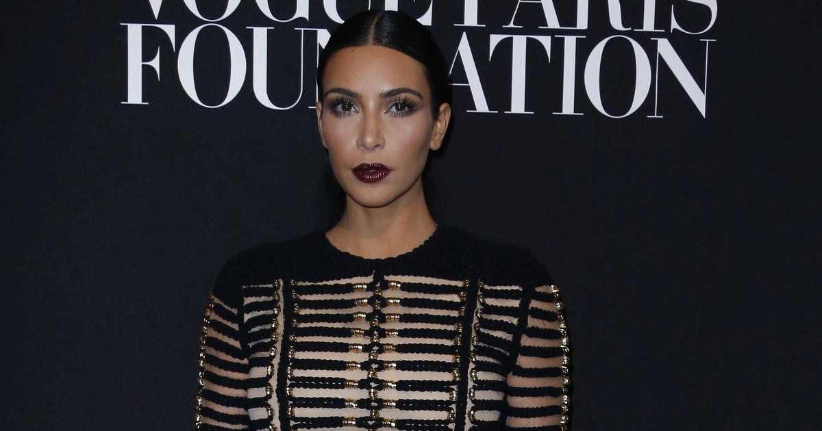 Kim Kardashian posts photo without makeup - CBS News