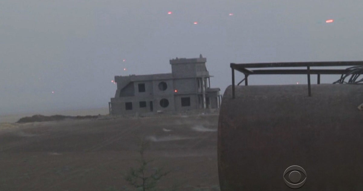 Are U.S. airstrikes enough to defeat ISIS in Iraq? - CBS News