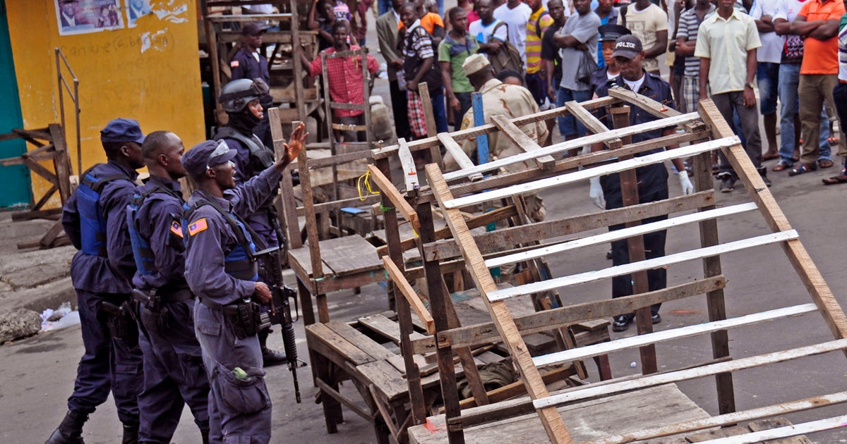 Ebola prompts Liberia to quarantine Monrovia slum - CBS News