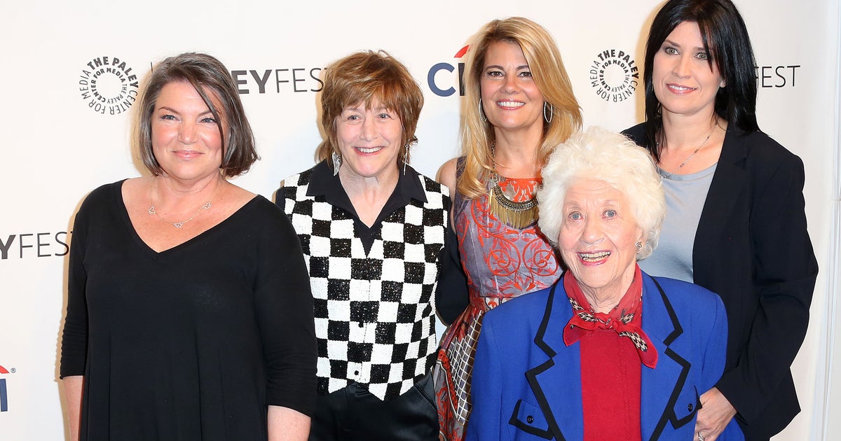 "The Facts of Life" cast members reunite - CBS News