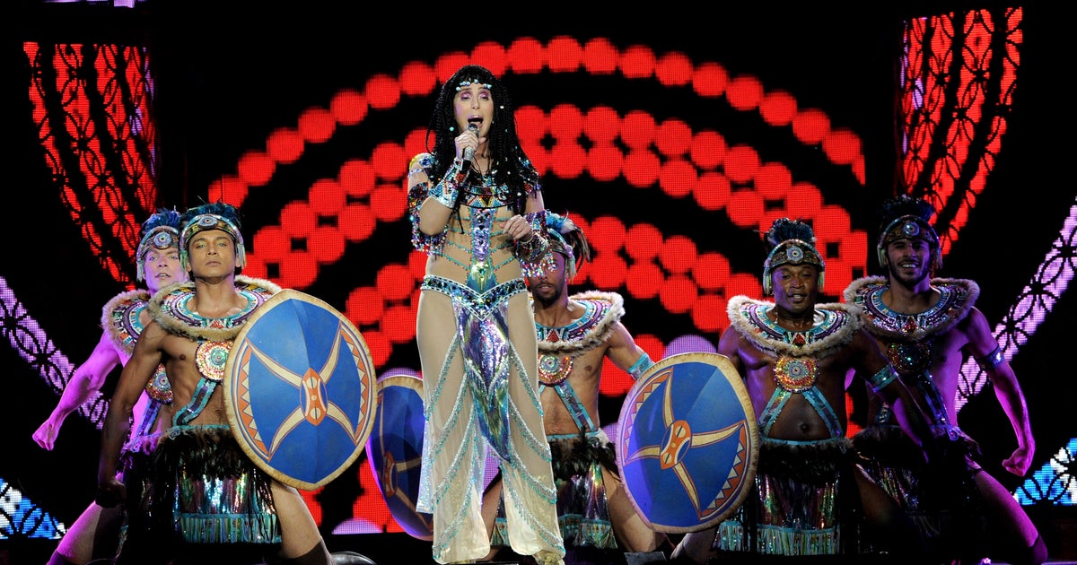 Cher chips in to help battle Flint, Michigan drinking water crisis ...