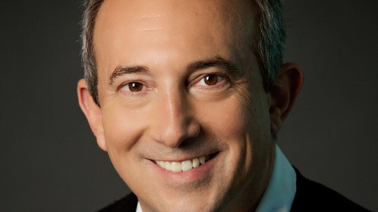 CBS News Team - Anchor & Correspondent Bios - CBS News