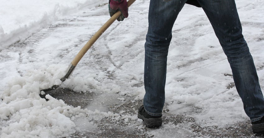 Why Does Shoveling Snow Increase Risk Of Heart Attack Cbs News