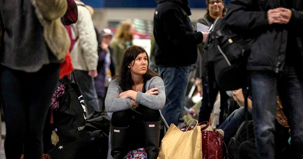 The challenge of last-minute holiday travel - CBS News
