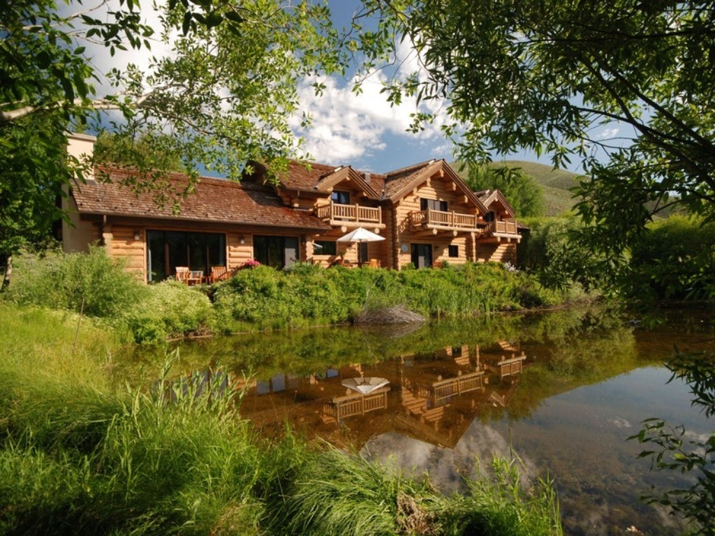 10 luxurious log cabins on the market