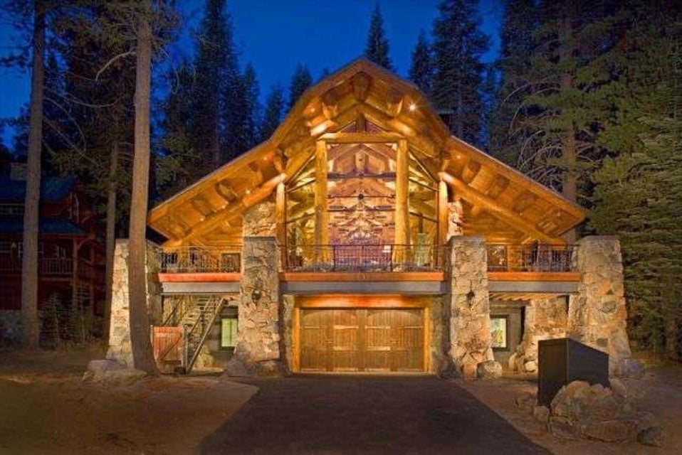 10 luxurious log cabins on the market