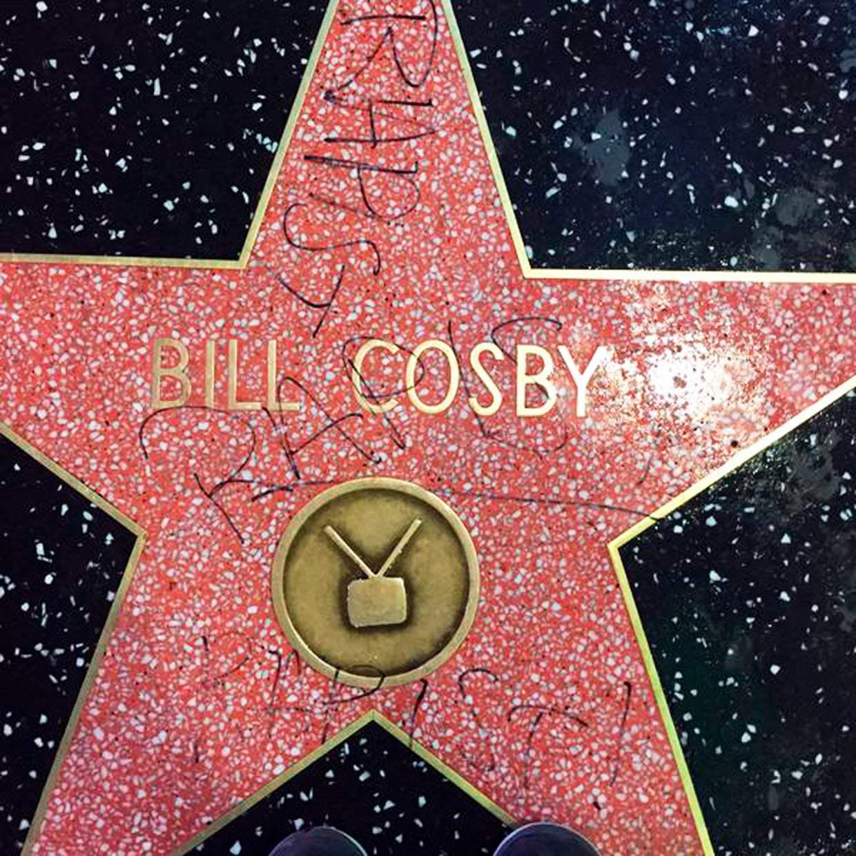 Bill Cosby's Hollywood Walk of Fame star vandalized - CBS News
