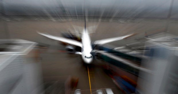 Should pilots filter their Instagramming habits? - CBS News