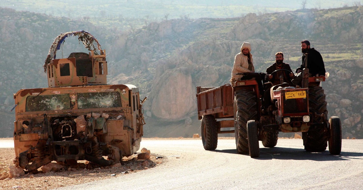 Iraqi Kurds use U.S.-led airstrikes in push for Sinjar - CBS News
