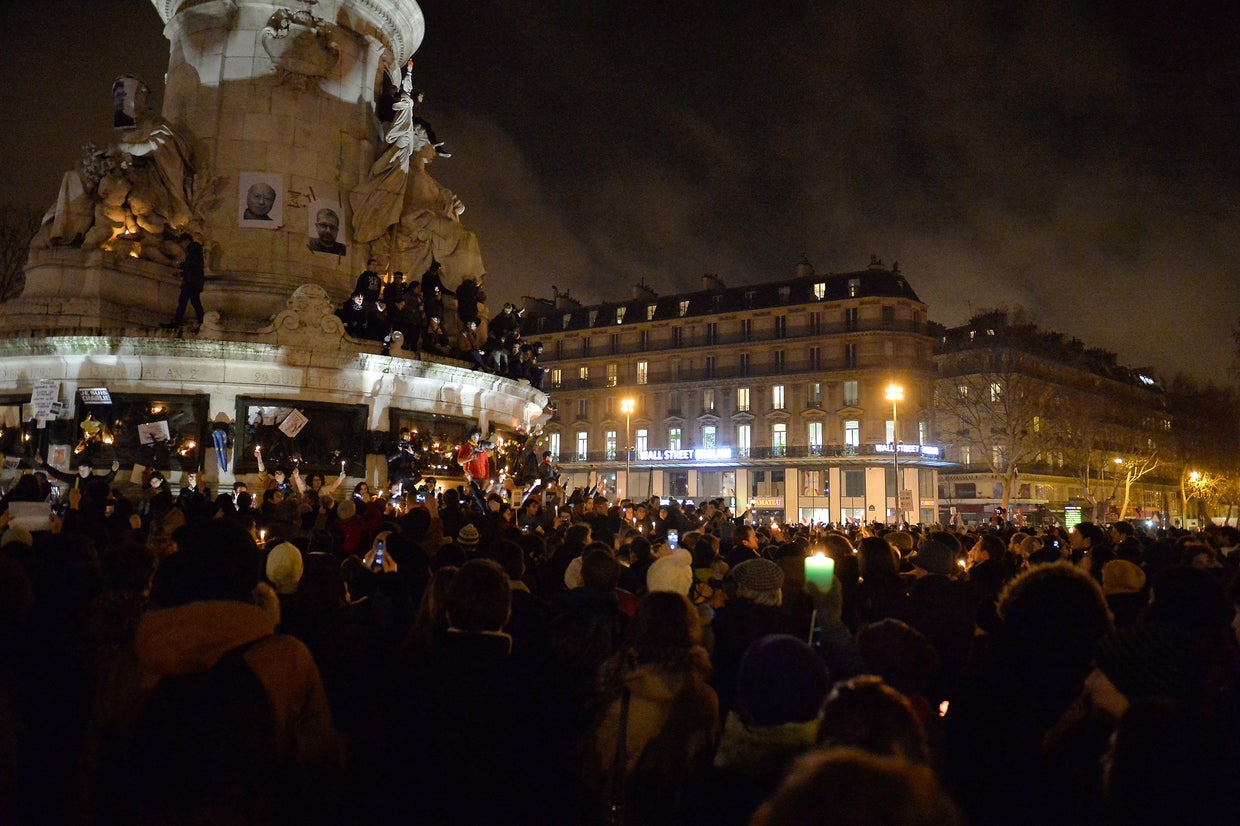 Paris shooting draws reaction from thousands