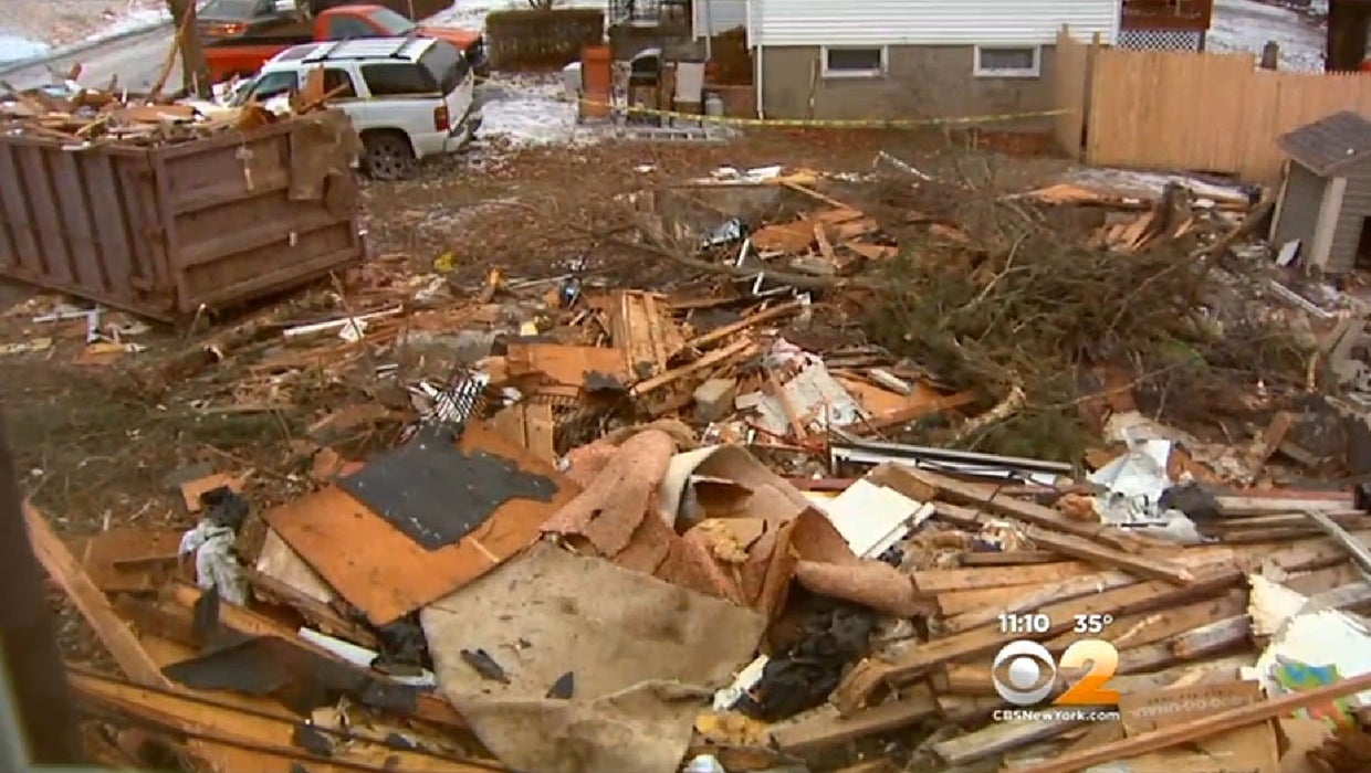 NY man bulldozes wife's house - CBS News