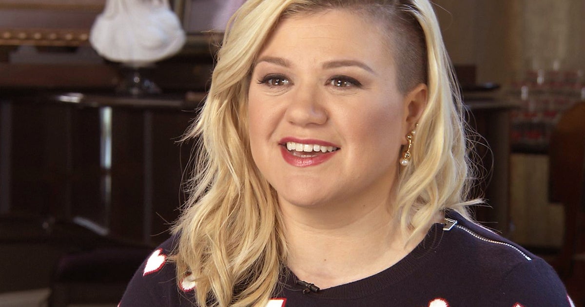 Kelly Clarkson: I never expected to get married - CBS News