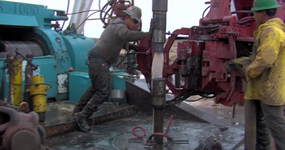 Texas braces for massive layoffs amid oil slump - CBS News