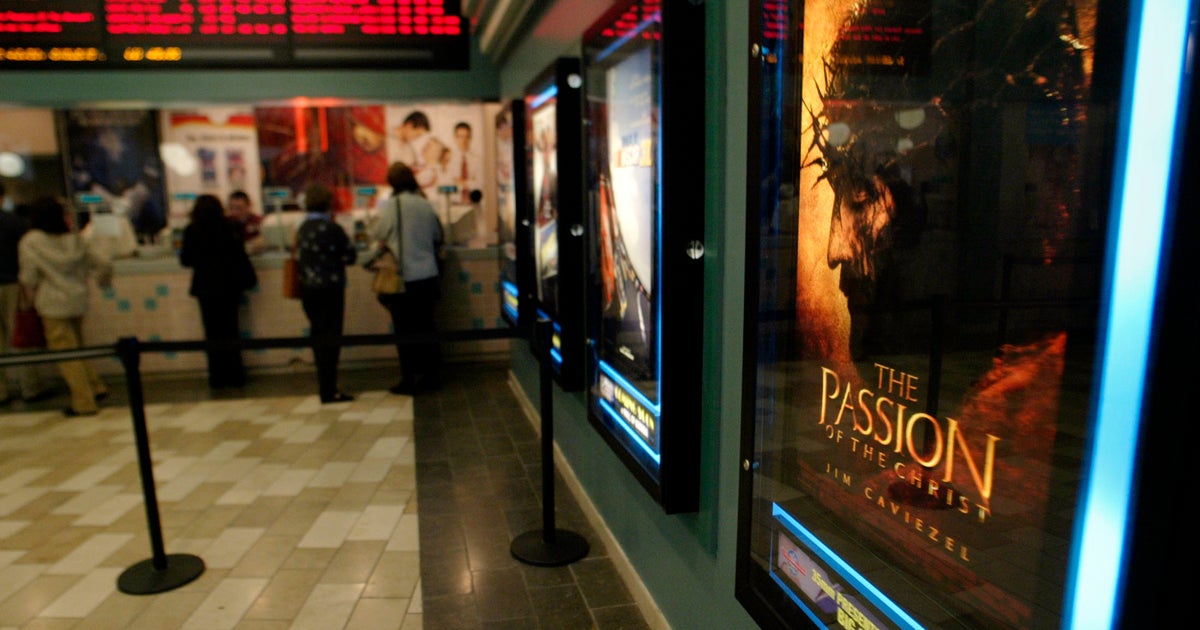 Theater chain AMC warns that it's running out cash - CBS News