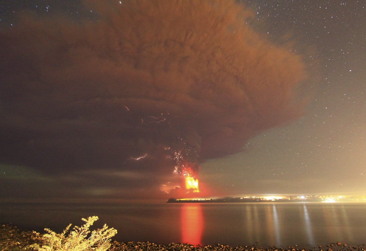 Chile's Calbuco volcano in erupts in spectacular fashion for first time ...
