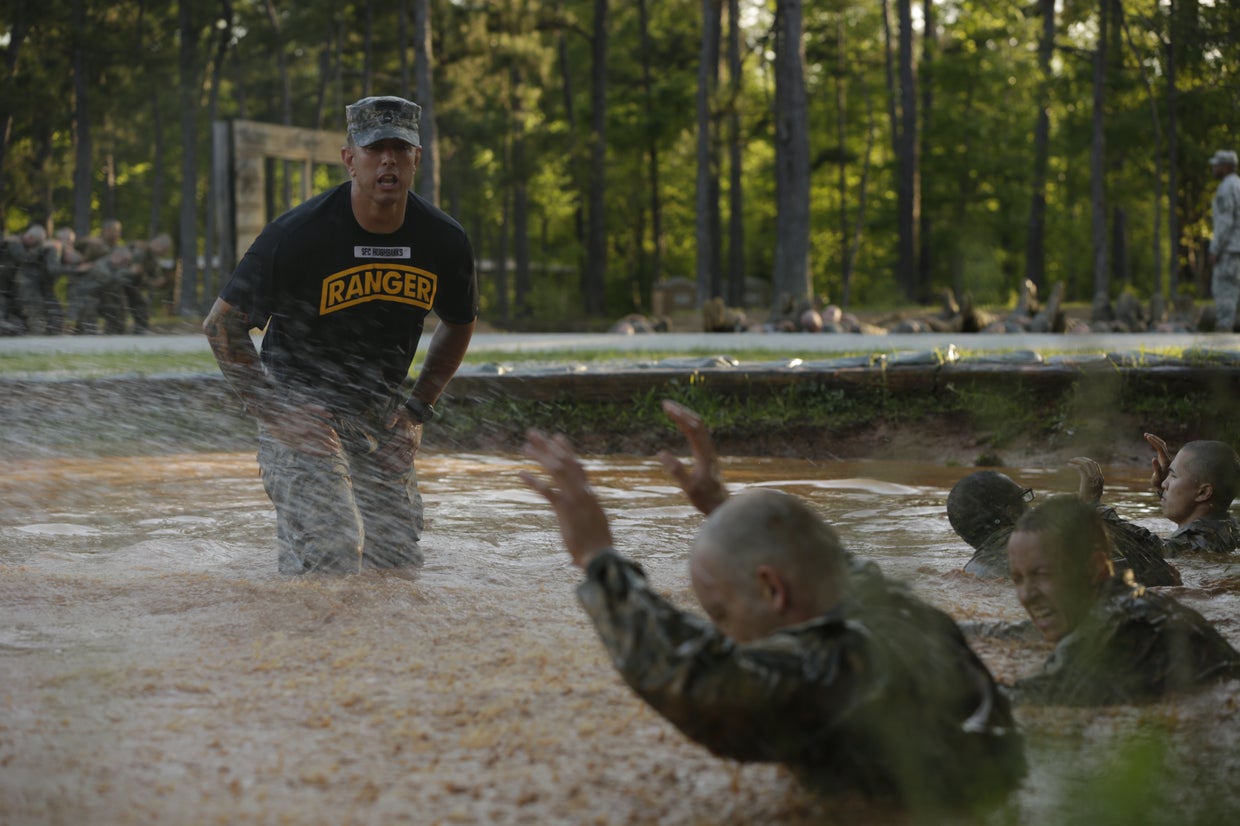 Women face historic challenge at Army Ranger School - CBS News