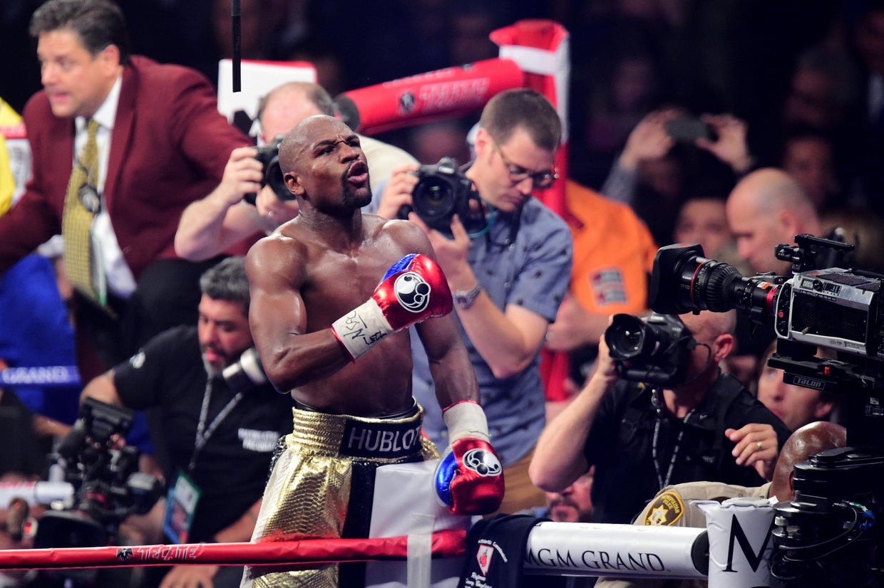 After months of hype, "Fight of the Century" goes distance - CBS News