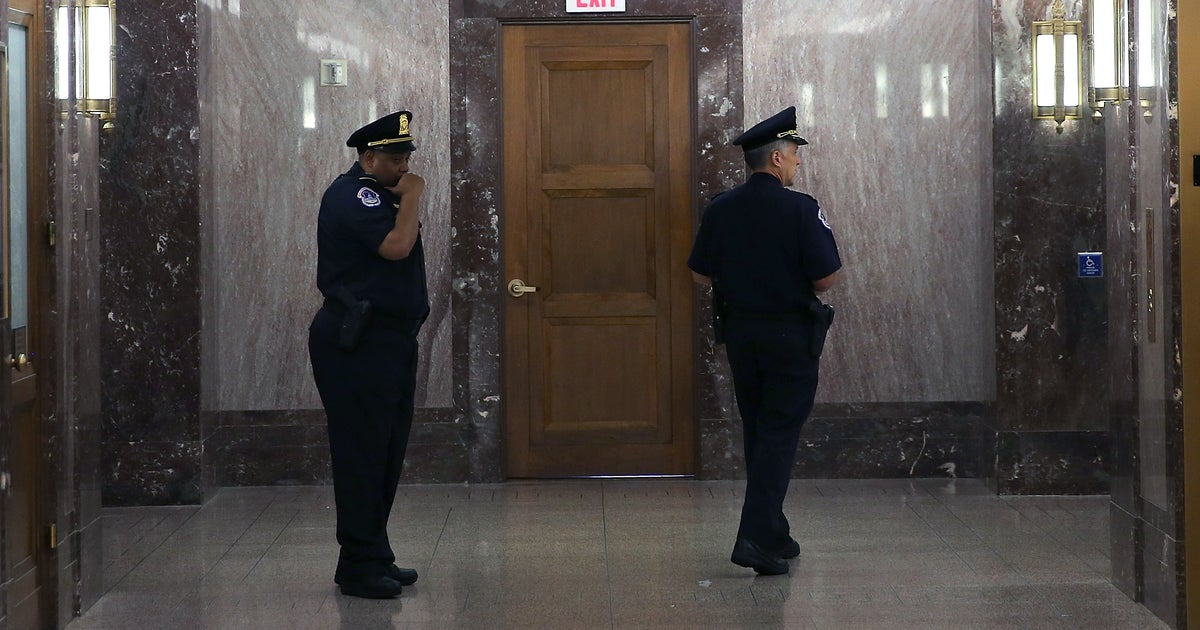 TSA hearing evacuated after bomb threat - CBS News