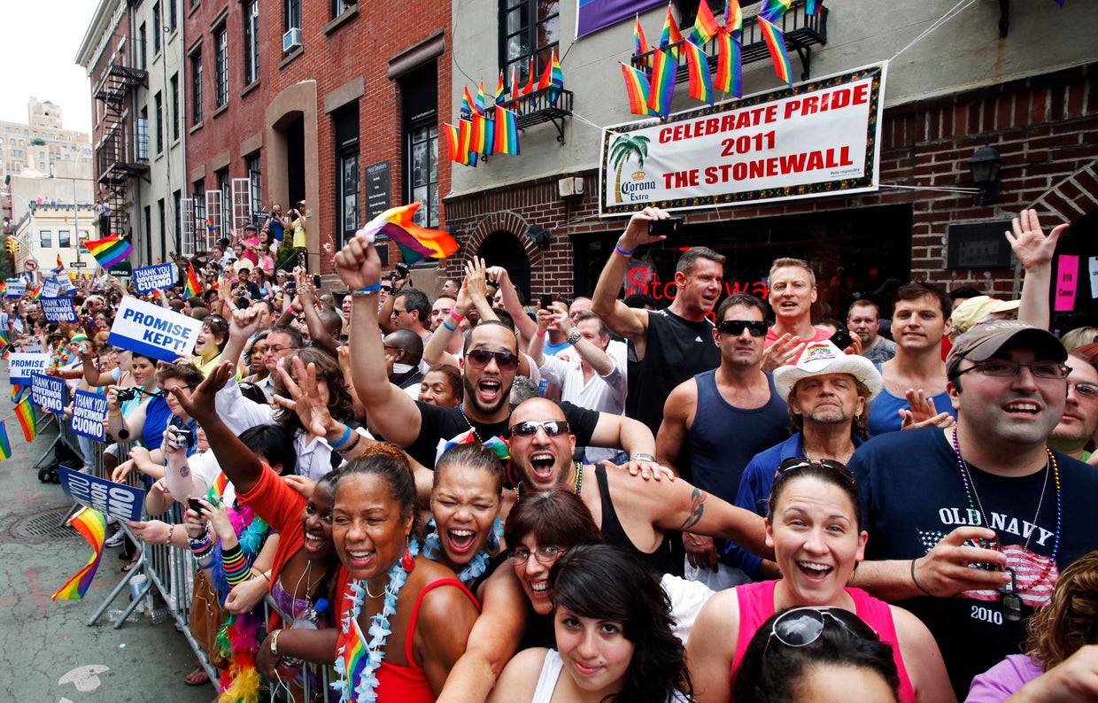 Stonewall Inn wins landmark status