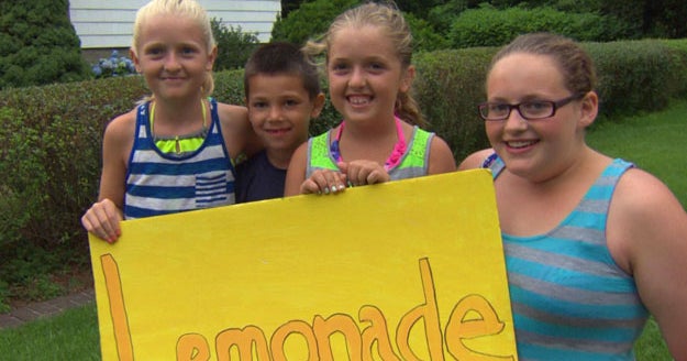MBTA bus driver treats passengers to lemonade at child's stand in ...