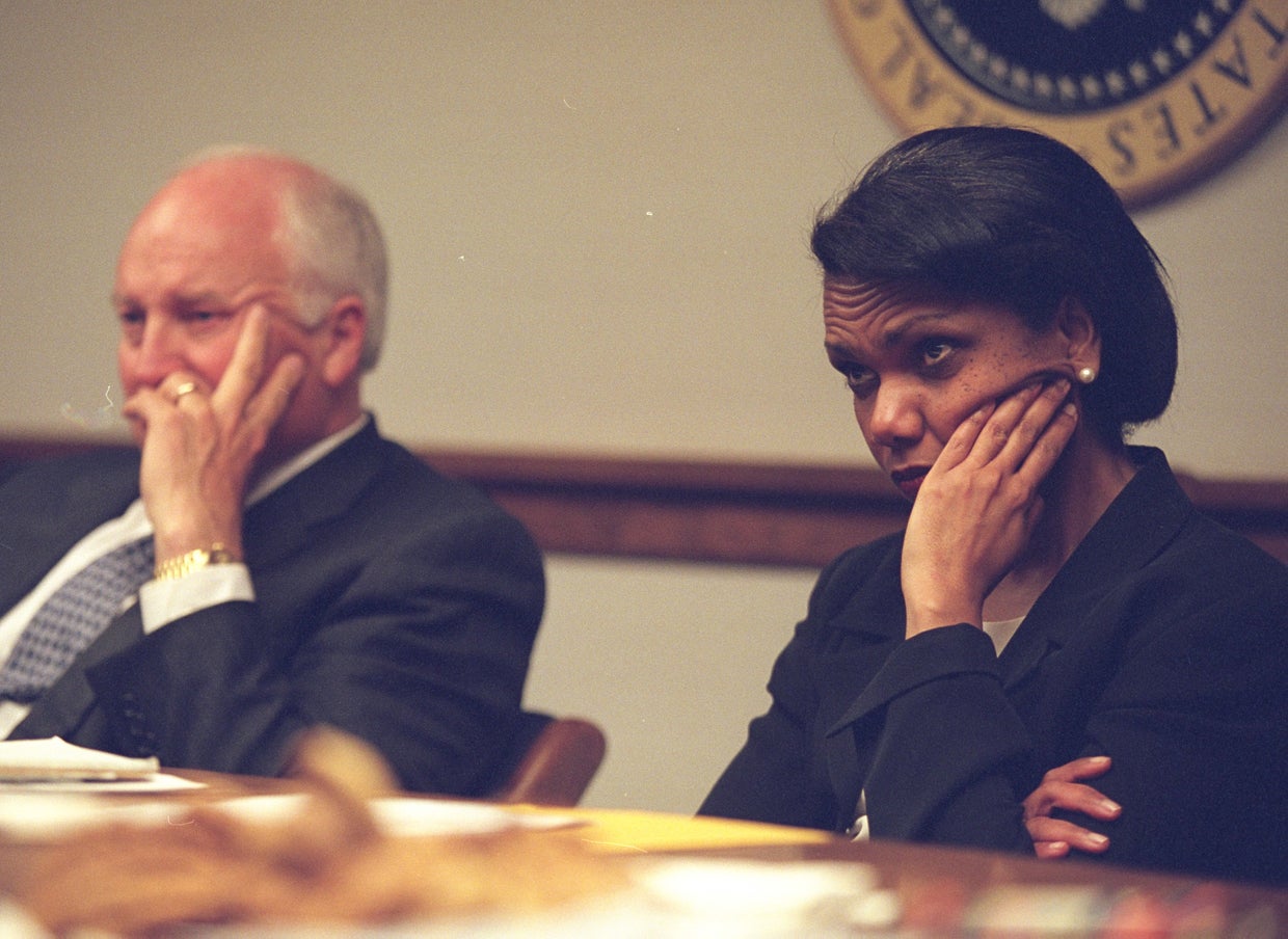 Never before seen photos of Bush administration during 9/11
