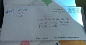 Suspicious packages sent to Oregon government buildings - CBS News