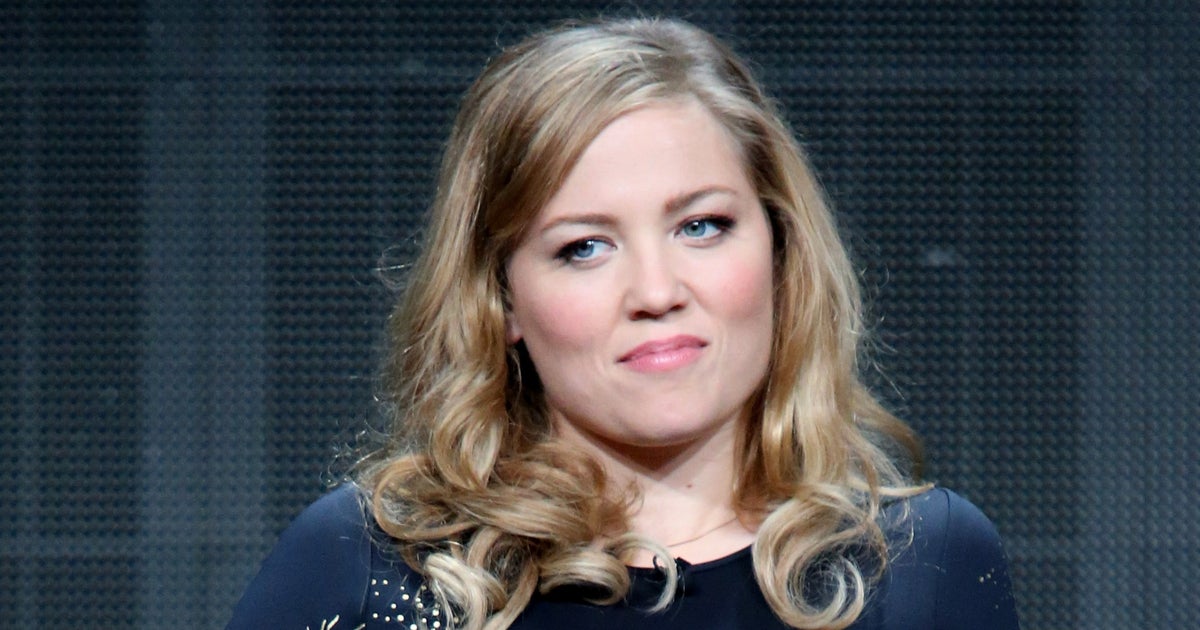 Erika Christensen marries cyclist Cole Maness - CBS News