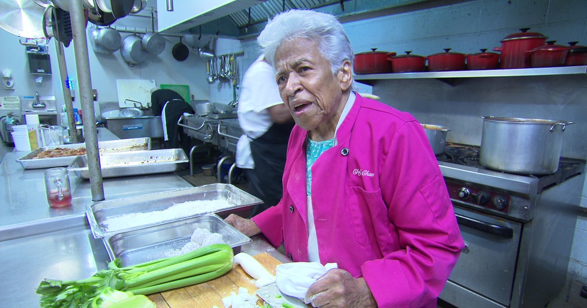 Culinary landmark destroyed by Katrina makes comeback - CBS News