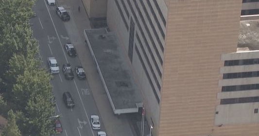 Houston police: Off-duty cop shoots "combative" patient at hospital ...