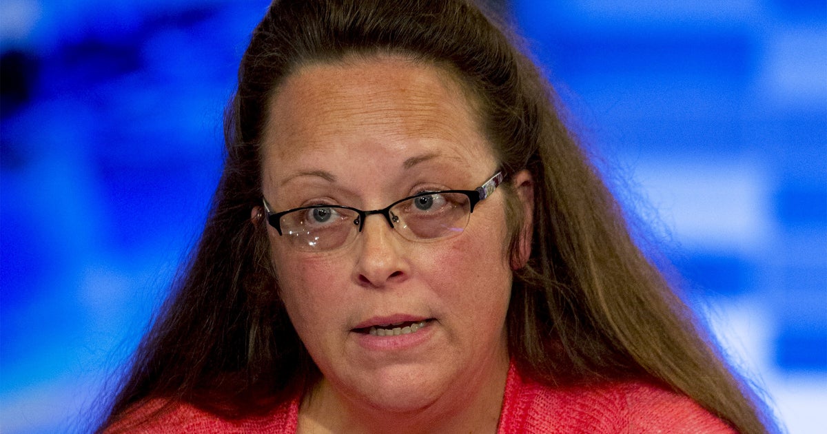 Ky. clerk Kim Davis obeying orders in gay marriage case, judge rules ...