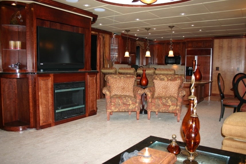8 of the world's most luxurious houseboats