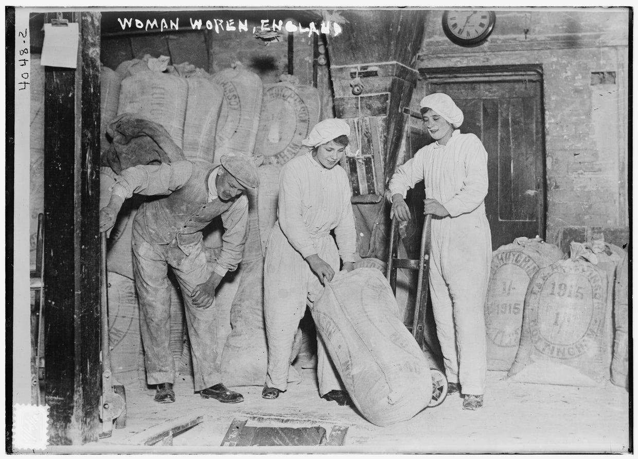 Early 20th century women in the workplace