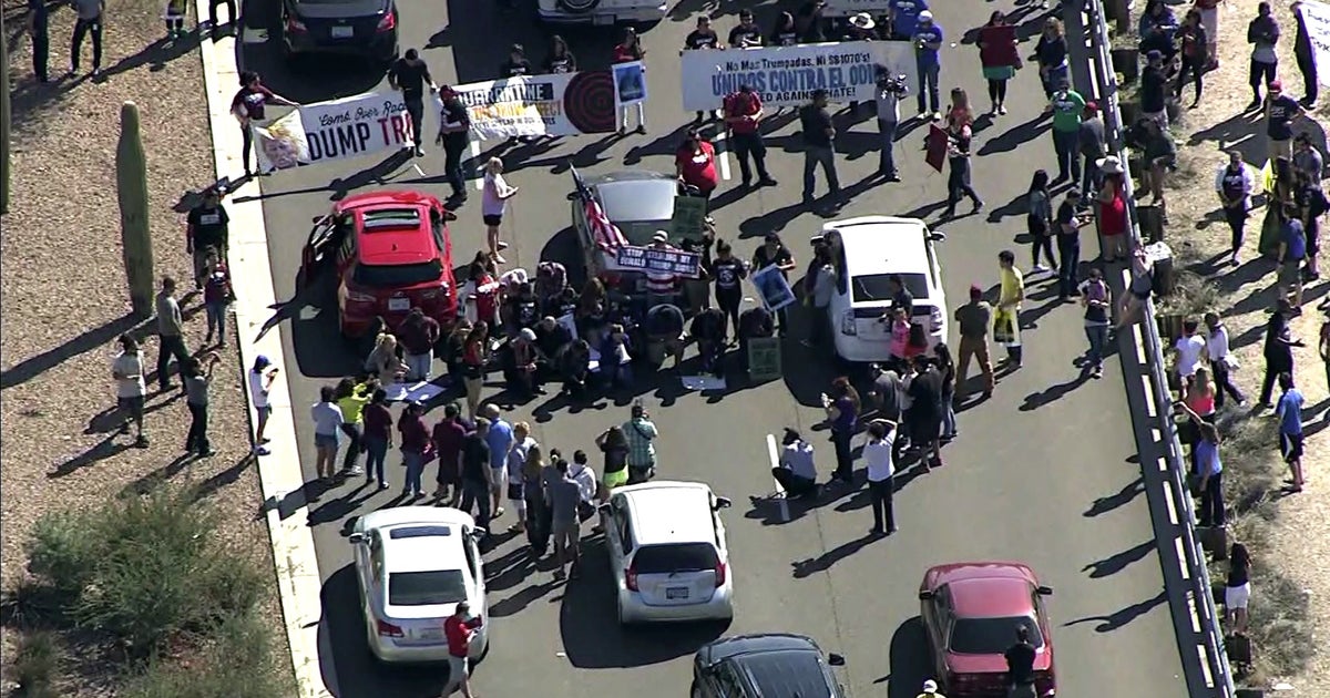 Donald Trump protests in Arizona shut down roads outside front-runner's ...