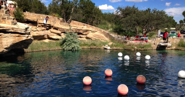California diver dies in underwater New Mexico cave - CBS News