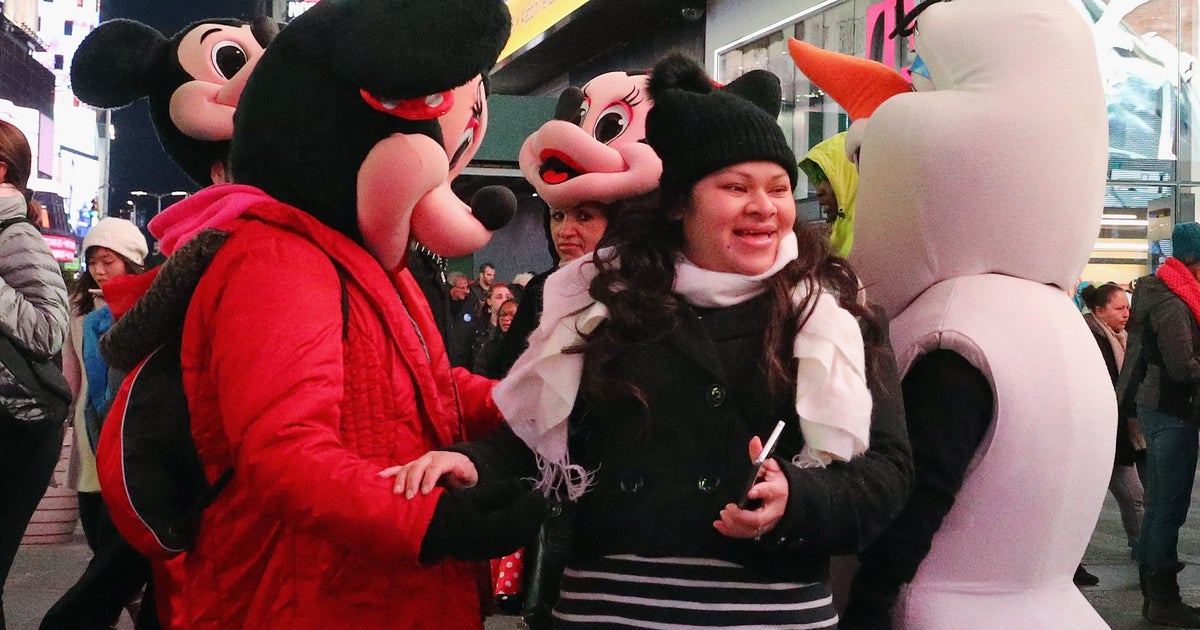 New rules imposed for Times Square characters - CBS News