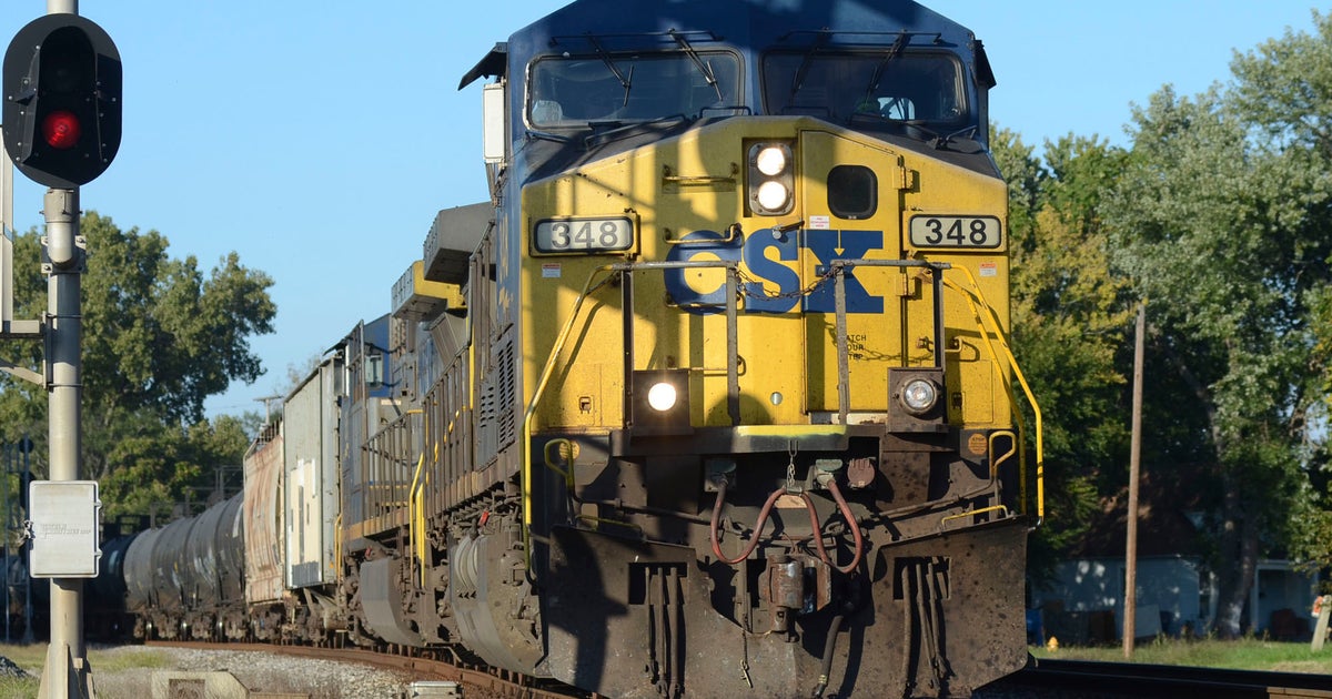 More than 500 pounds of explosives stolen from train - CBS News