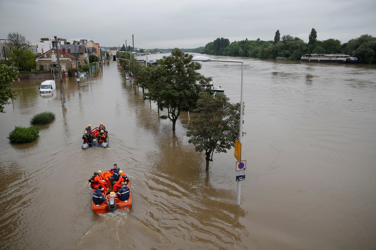 The Seine floods Paris