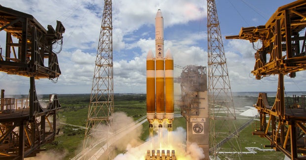Rocket with secret cargo blasts off from Florida - CBS News