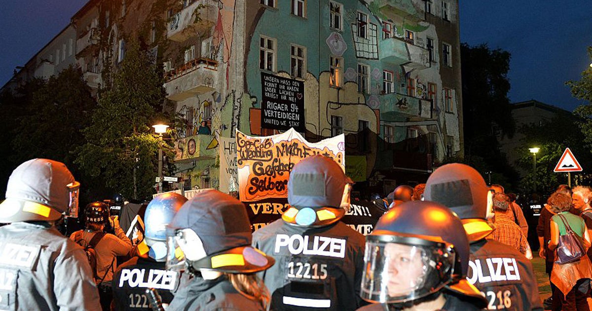More than 120 German police officers injured in Berlin riots - CBS News