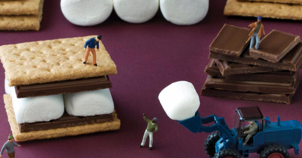 Fascination and big picture-messages of miniature objects - CBS News